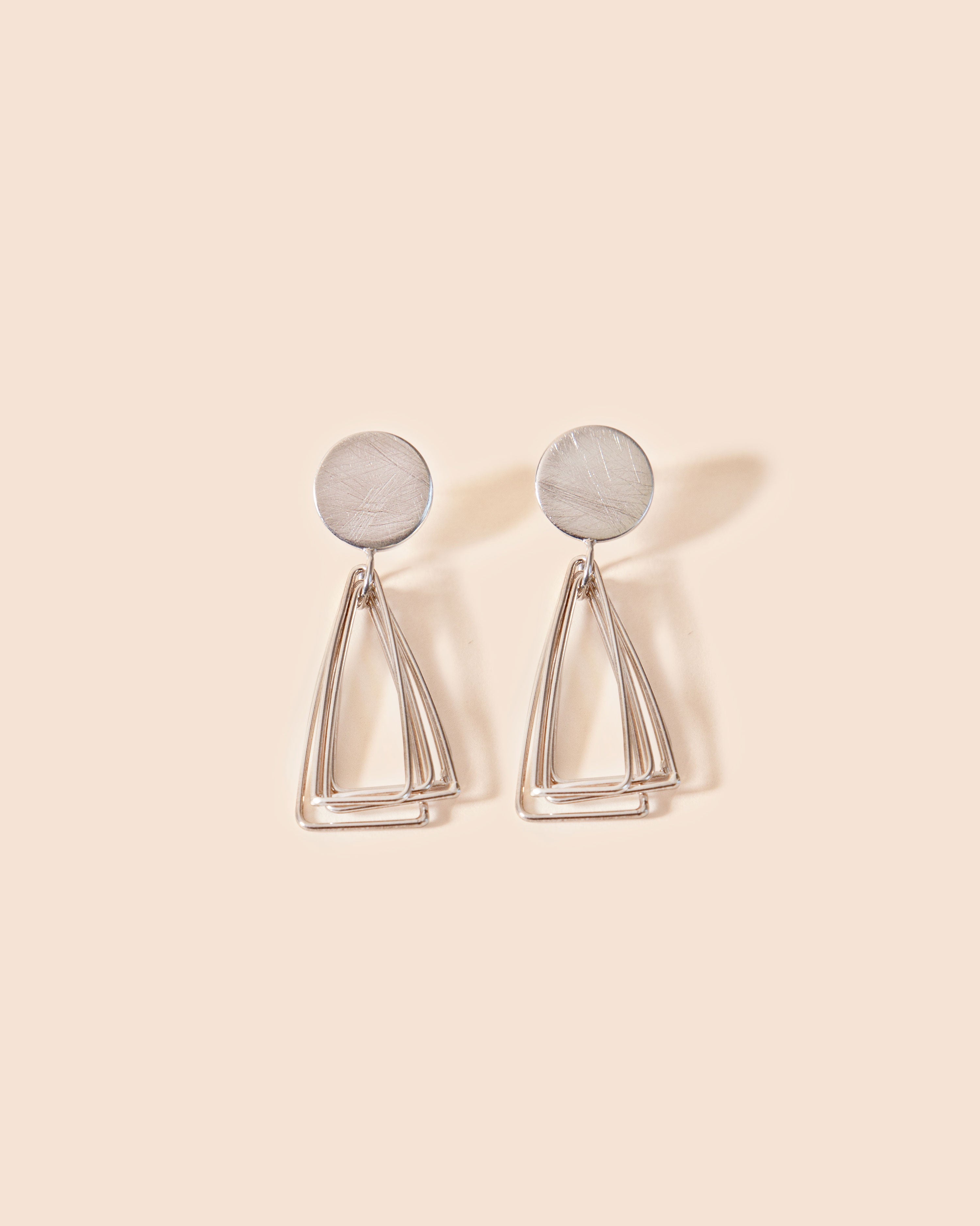 Buoy with Five Hanging Triangles Earrings – Òr
